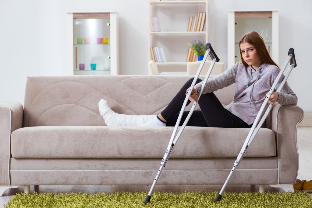 Moving Aids: Various Kinds of Mobility Crutches | Health Research Policy